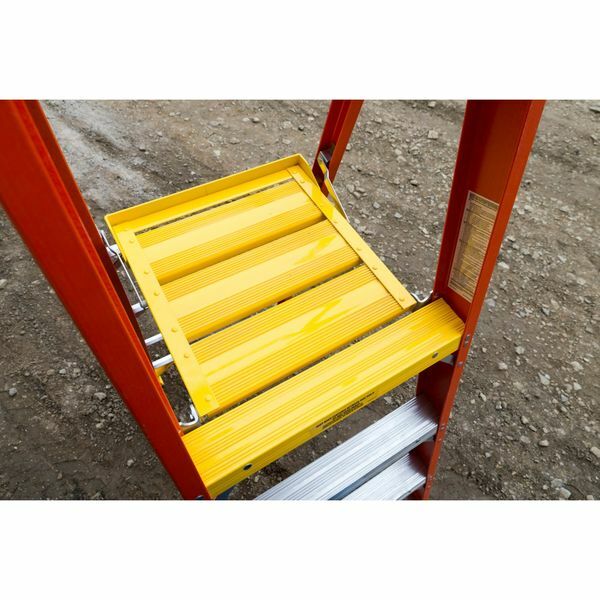 Werner-pd6204-4c 4ft Type 1a Fiberglass Podium Ladder With Casters for ...