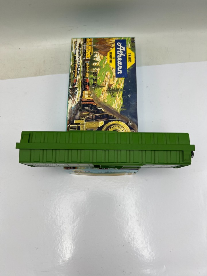 Athearn Train Ho Sliding Door Boxcar Green BN Burlington Northern ...