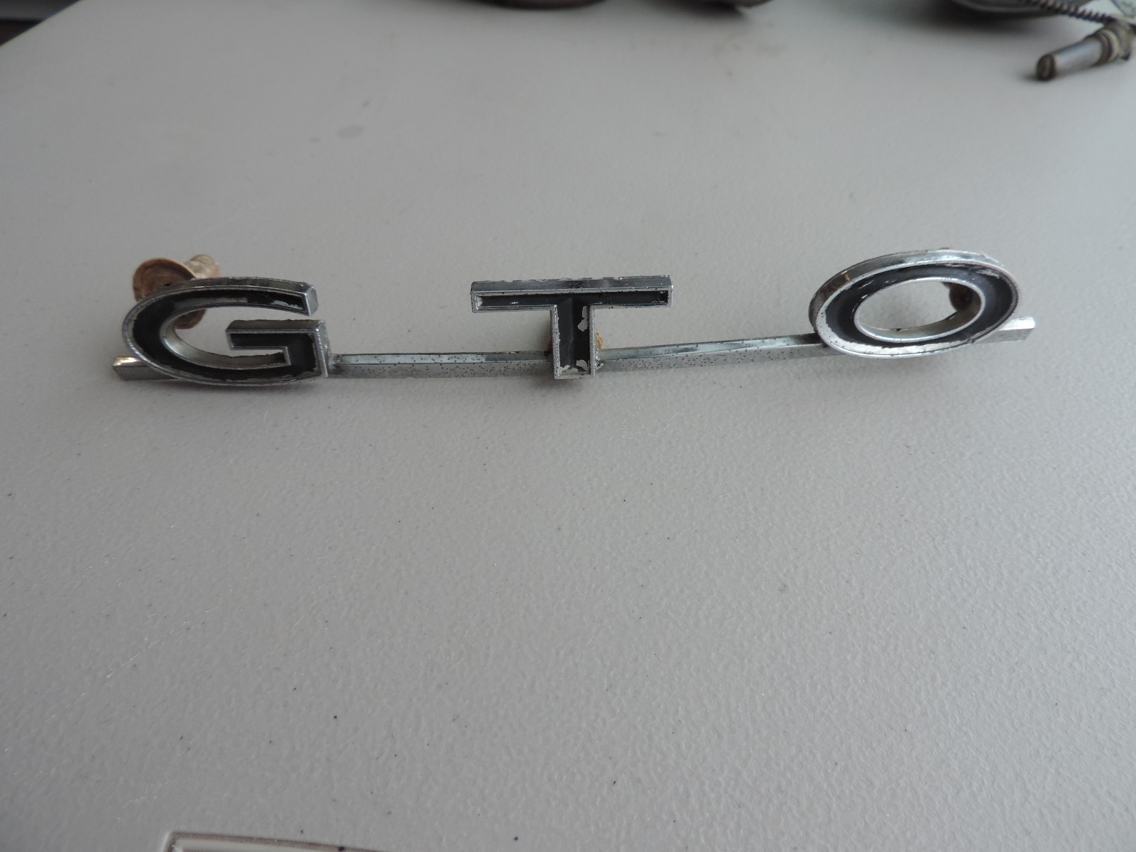 VINTAGE PONTIAC GTO EMBLEM - 1966 1967 ? QUARTER PANEL / FENDER EMBLEM ...