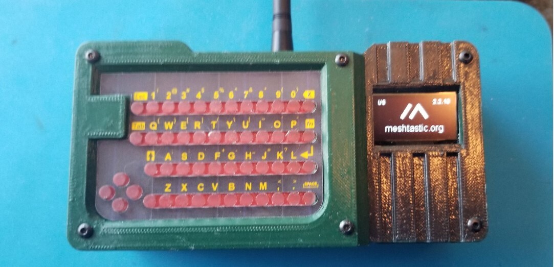 Meshtastic Device with Full Keyboard Support. Weather resistant case ...