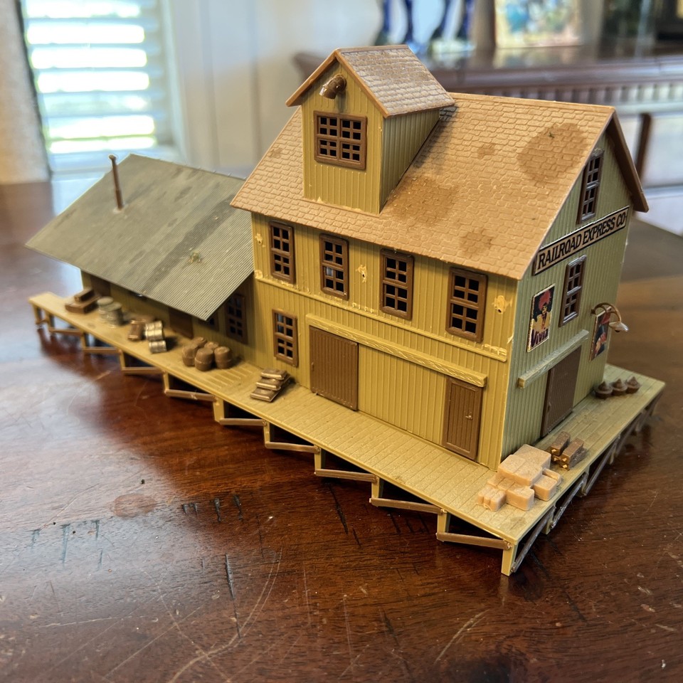HO-Scale Model Buildings Vintage Fully Assembled Mixed Lot Of 9 ...