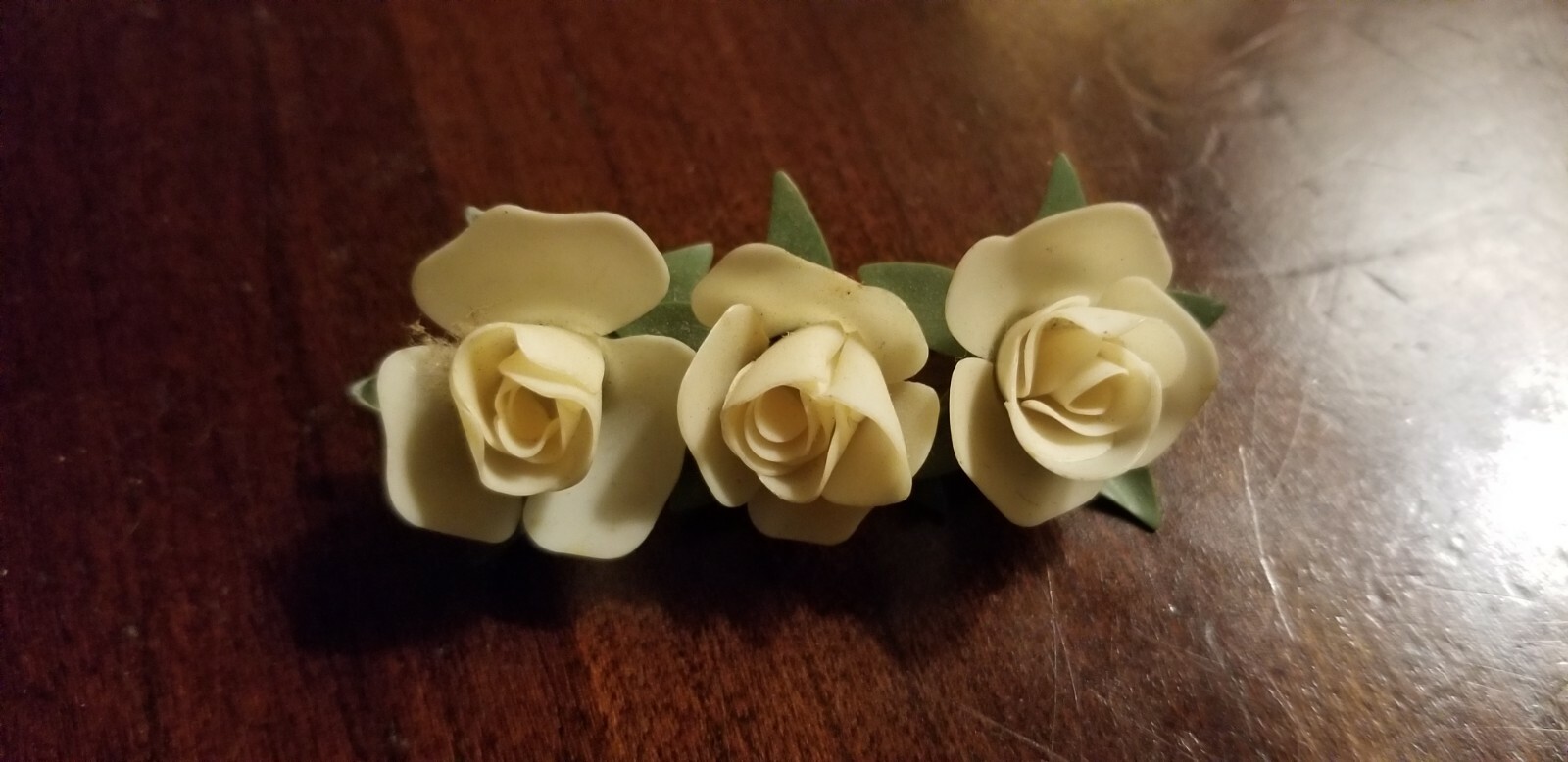 VINTAGE BAKELITE ERA PLASTIC CELLULOID WHITE FLOWER P… - Gem