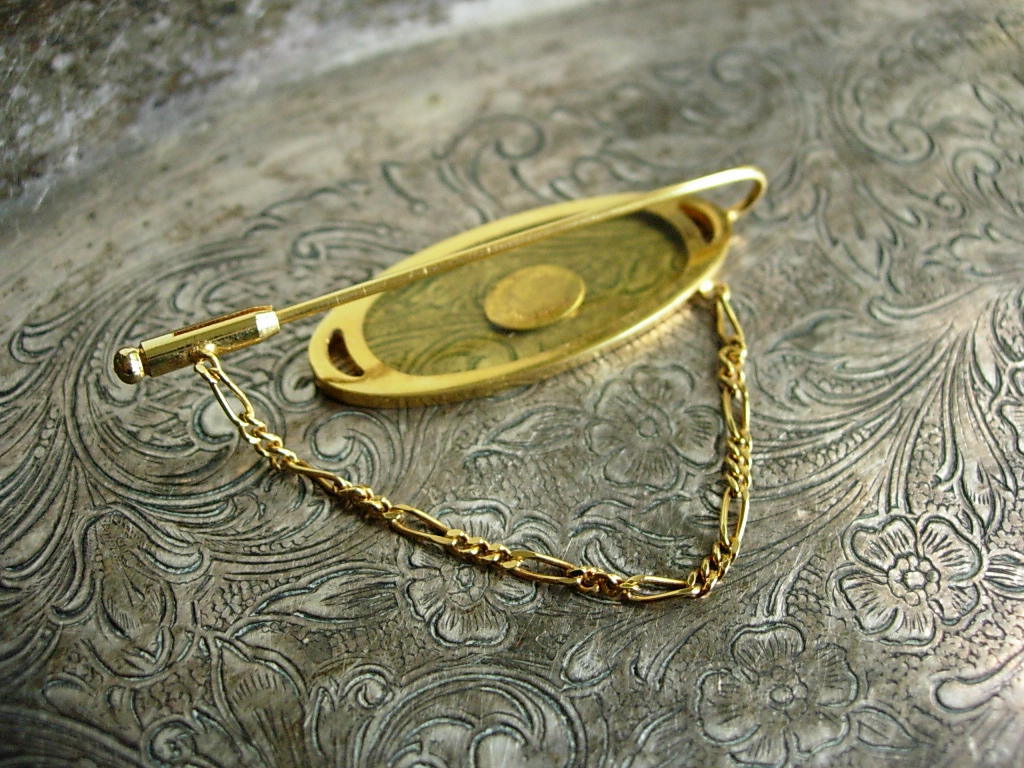 Gorgeous RARE Vintage GUCCI Lucite GG Lapel Scarf PIN Jewelry Accessory ...