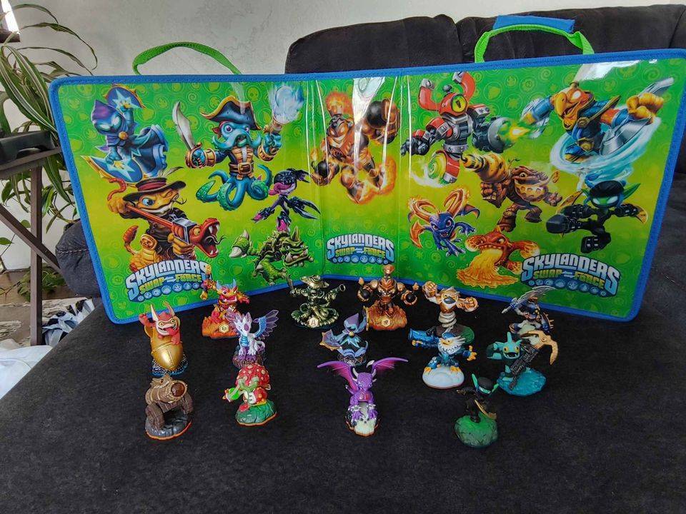 Wii Skylanders Giants - Swap Force - (2) Portal of Power - 16 figures ...
