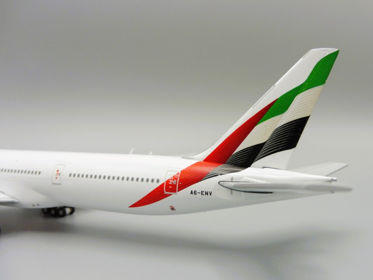 Emirates Boeing 777-300ER New Livery 1/400 Gemini Jets Emirates Boeing 777-300ER New Livery 1/400 Gemini Jets