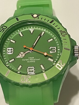 Sempre Analog Wristwatch with Quartz Movement and a Buckle Band Needs ...