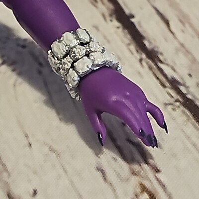 Rainbow High Divas Ayesha Sterling - White & Silver Bracelets Set of 3 ...