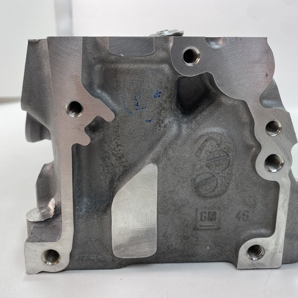 Genuine GM Chevy 5.3L LC9 Engine Cylinder Head Passenger Side ...