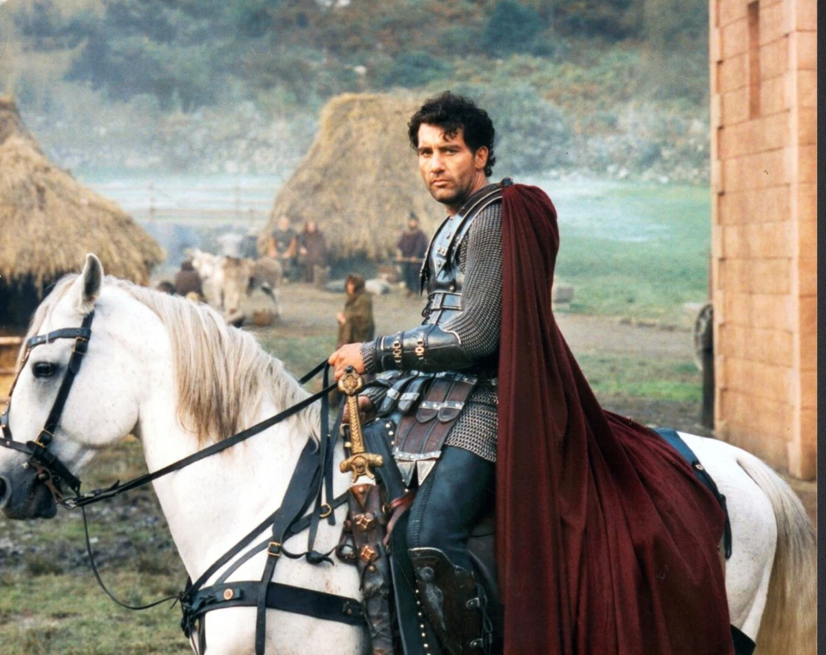 Clive Owen King Arthur