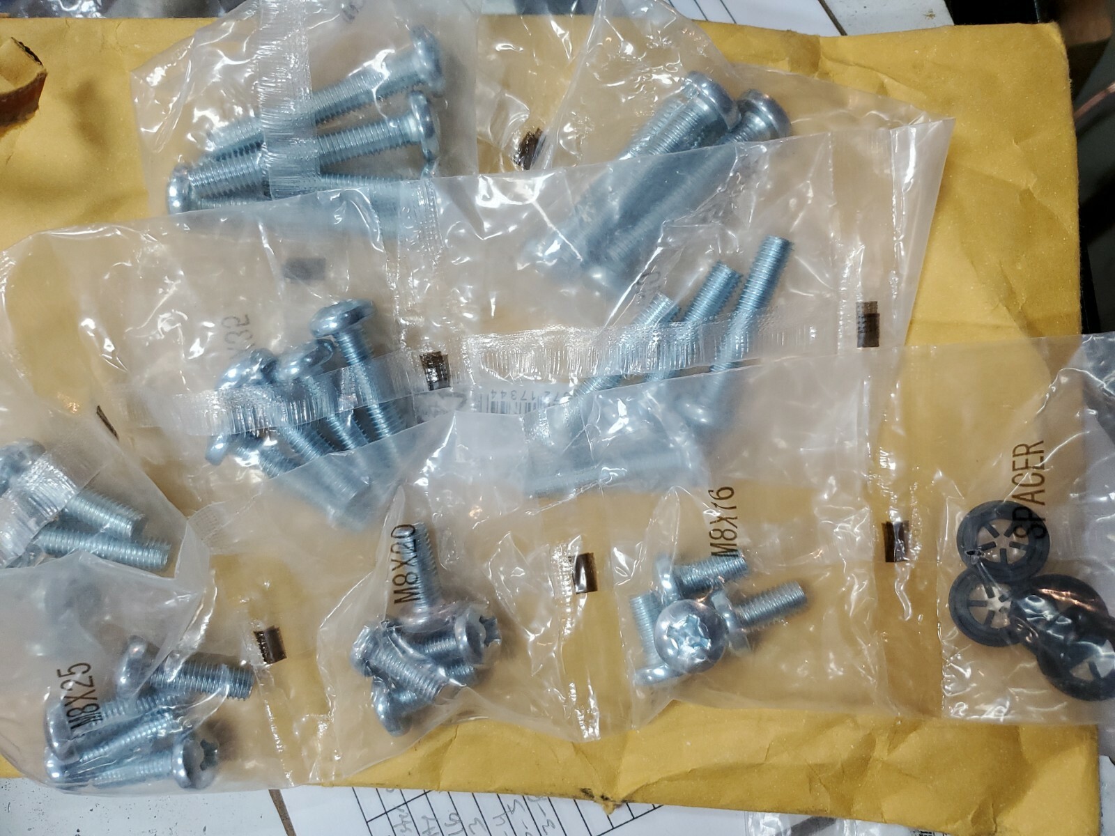 Chief FHB5147 Universal Flat Panel Mount Hardware kit Screw Spacer Kit ...