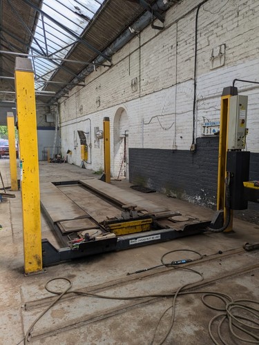 Bradbury OMA 4 Post Lift MOT 5000kg Class 4,,5,7 Shaker And Turn Plate ...