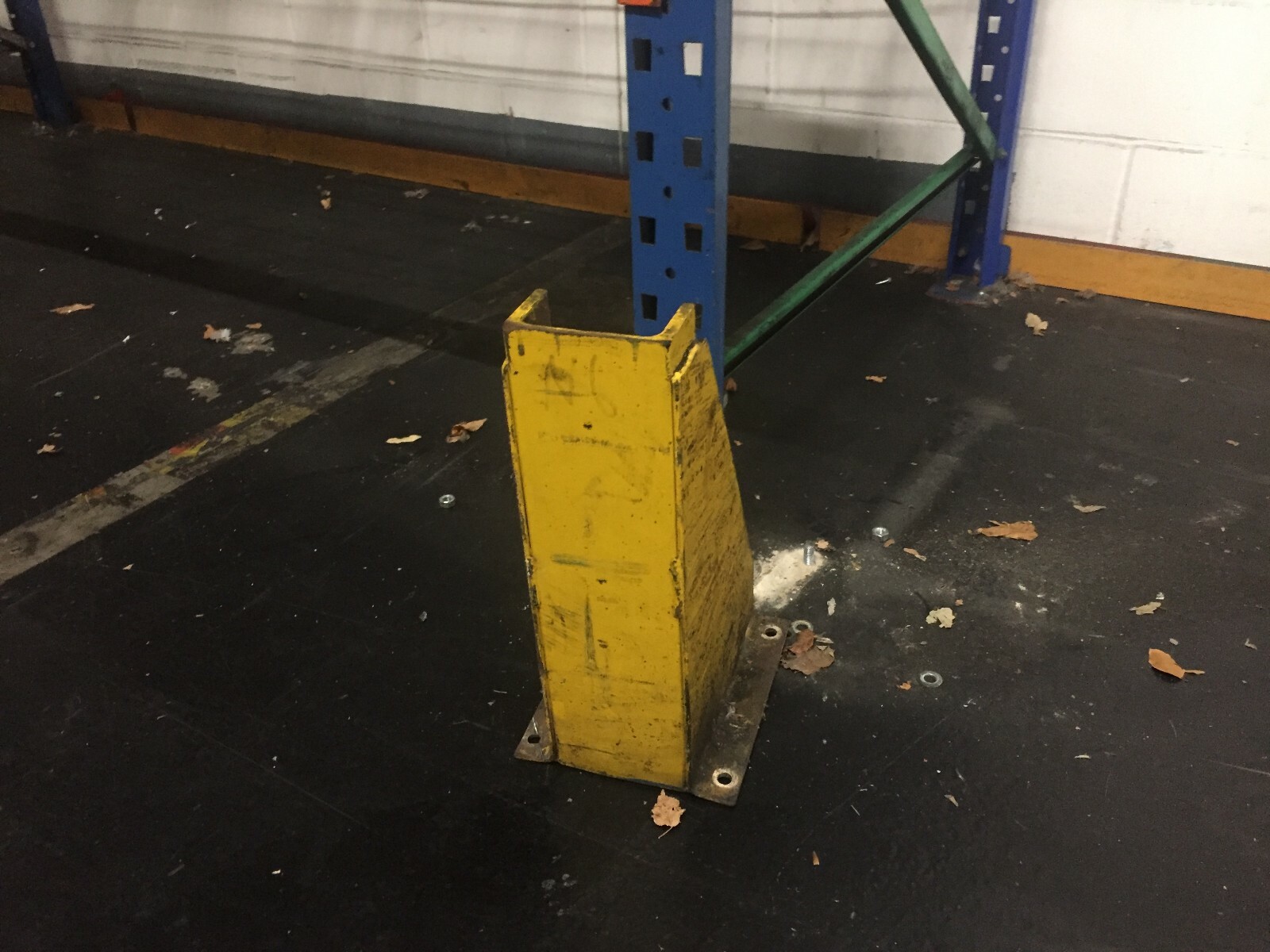 PALLET RACKING LEG PROTECTORS, CORNER GUARDS , VARIOUS TYPES (SG2120 ...