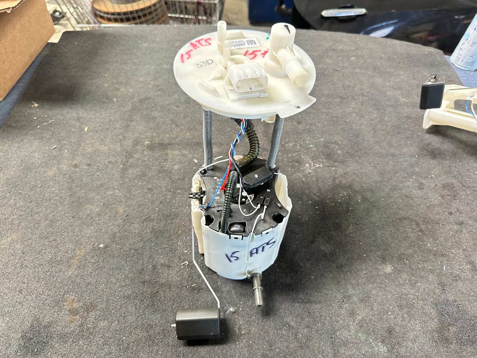 13-19 Cadillac ATS CTS 2.0L FUEL GAS PUMP & LEVEL GAUGE SENSOR ASSEMBLY ...