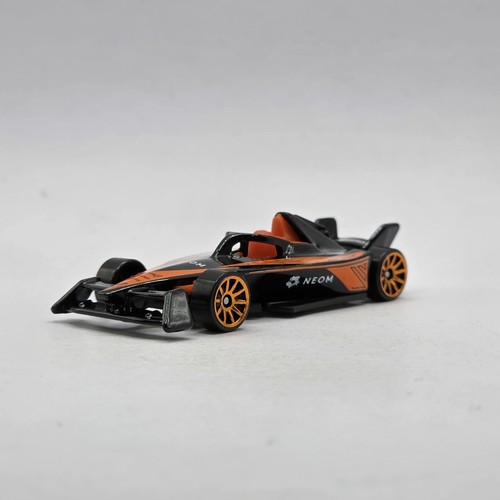 New Hot Wheels 2025 Case N Track Aces Formula E Gen3 Black/orange ...