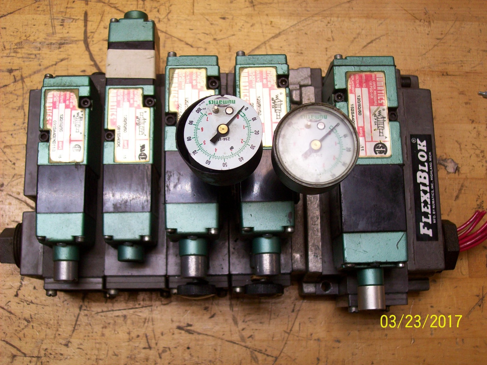 (5) NUMATICS SOLENOID VALVE (5) BANK FLEXIBLOK MANIFOLD & (2) PRESSURE ...