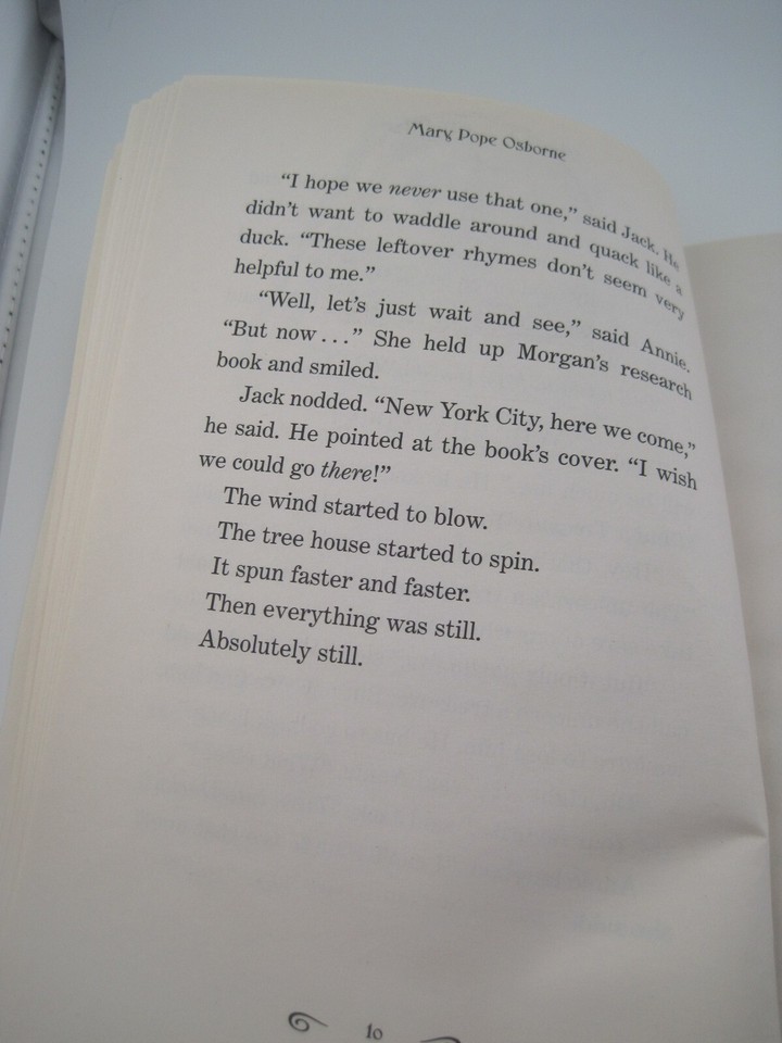 Magic Tree House: #36 A Merlin Mission: Blizzard of the Blue Moon ...