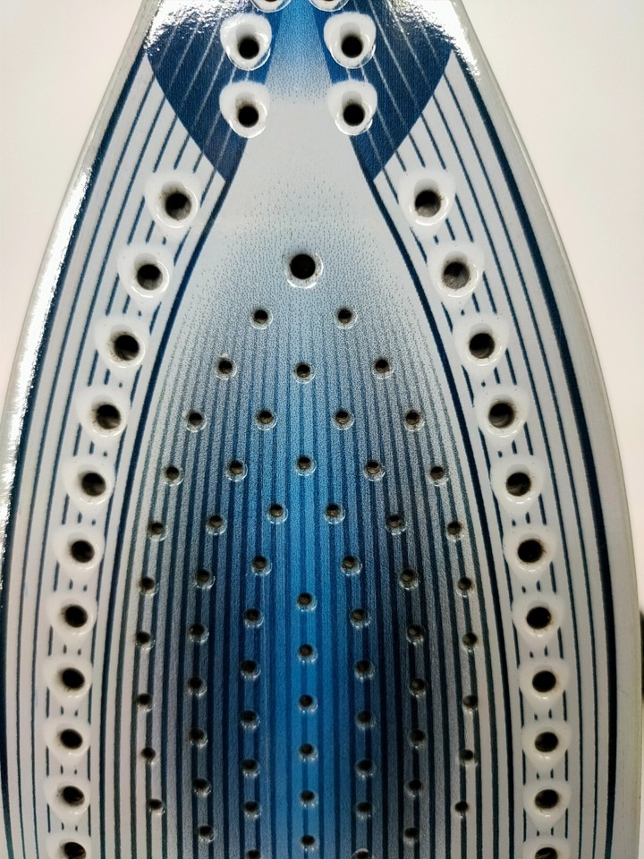 Tefal Ultraglide Plus Airglide Steam Iron FV5844 **LIKE NEW IN BOX ...