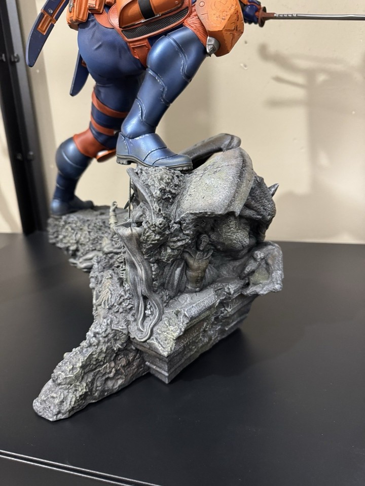Sideshow Deathstroke Premium Format Figure Statue 1:4 Scale Batman Rare ...