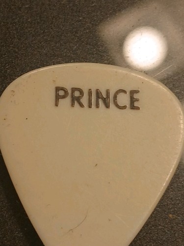 A Real PRINCE guitar pick, versus a fake! Don't fall for it look ...