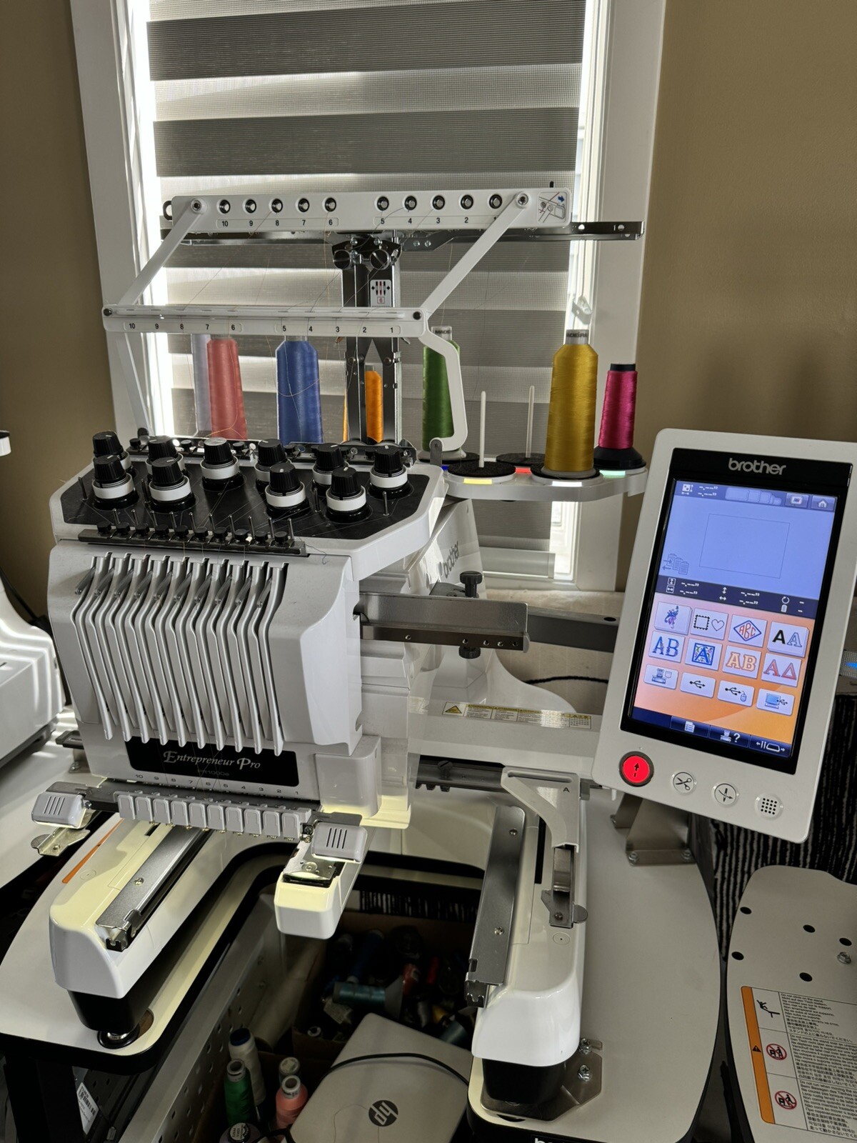 Brother Entrepreneur Pro PR1000e *10 needle embroidery Machine Lots Of ...