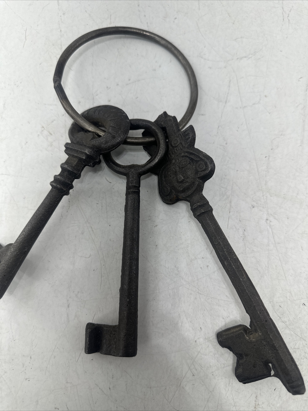 Skeleton Key Giant Victorian Master 6" Cast Iron Gate Castle Door Lock ...
