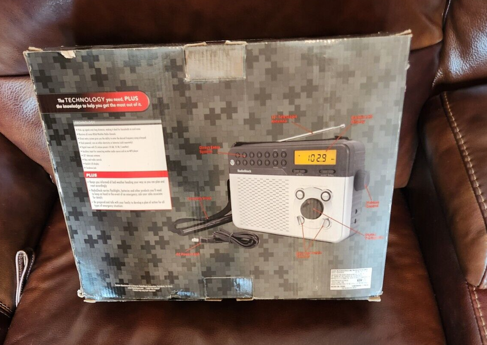Radio Shack Extreme Range AM/FM Weather Radio BRAND NEW In Original Box ...