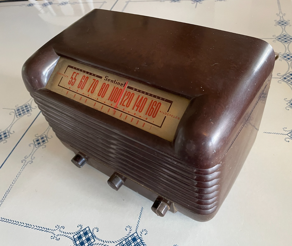 Vintage 1946 Sentinel 6 Tube Radio Model 263 W | eBay