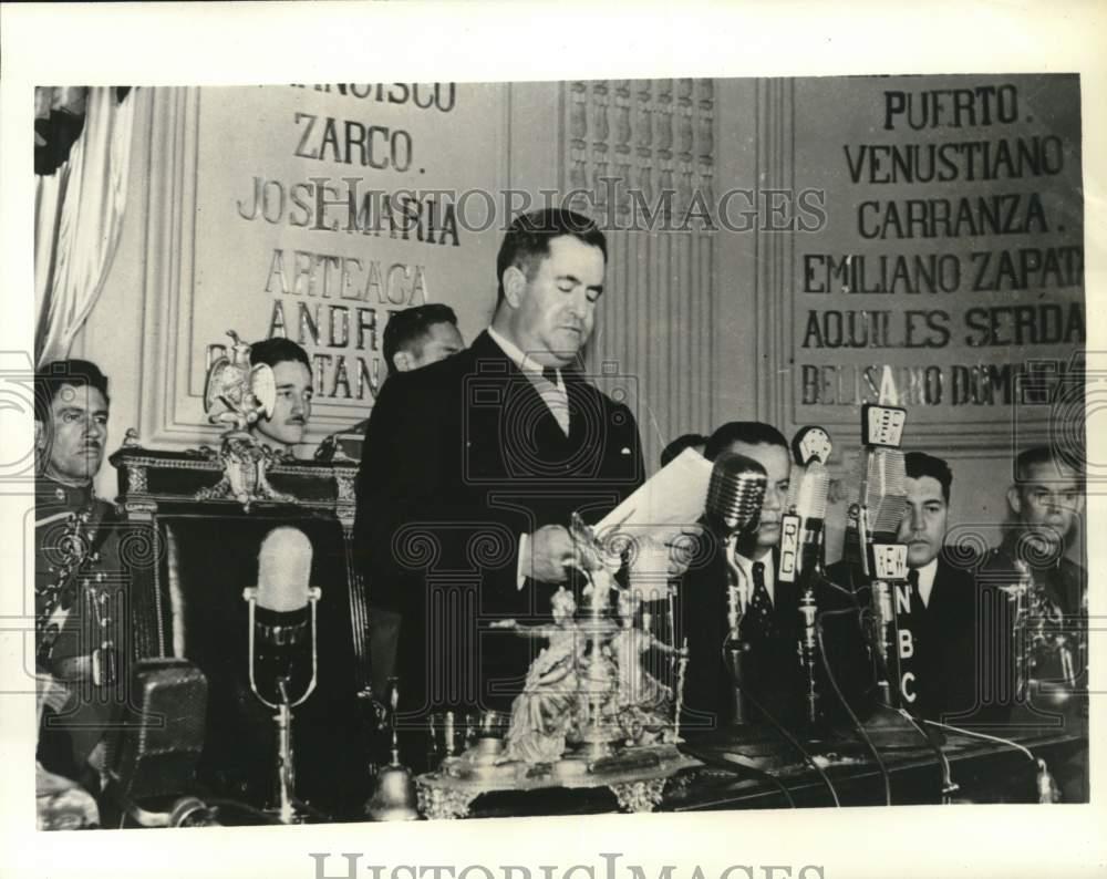 1942 Press Photo President Manuel Avila Camacho addresses Congress of ...