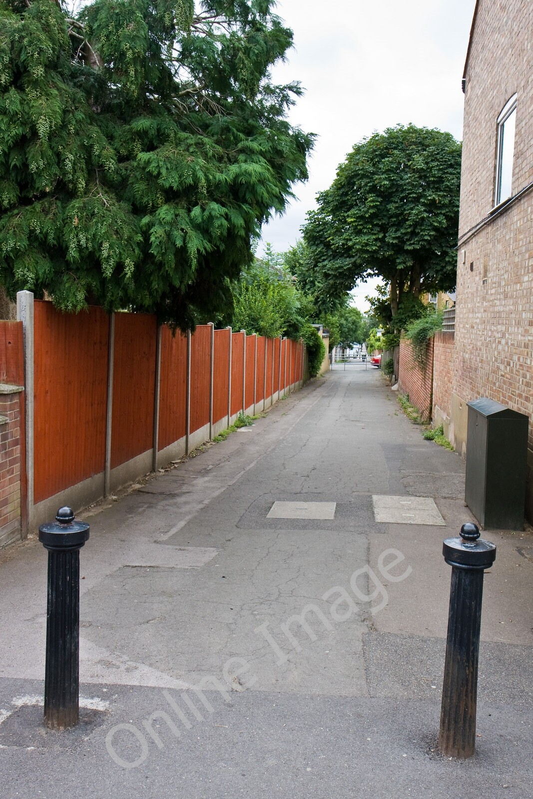 Photo 6x4 Footpath, Brodie Road Enfield/TQ3396 This is a section of the ...