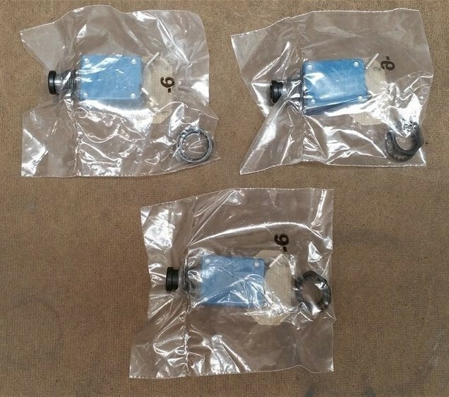 Klixon Boeing 2-1/2 Amp Circuit Breaker 2TC47-2-1/2 BACC18AD2 for sale ...