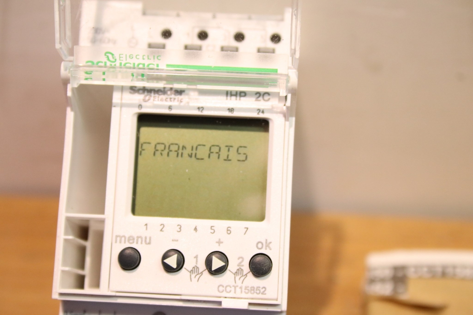 NEUF : SCHNEIDER ELECTRIC CCT15852 / interrupteur horaire digital ihp ...