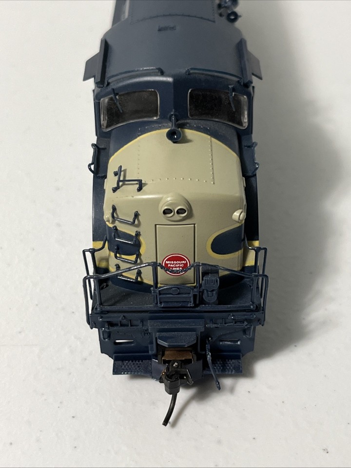 Life-Like “Proto 2000” 8351 - BL2 Locomotive - Missouri Pacific #4104 ...