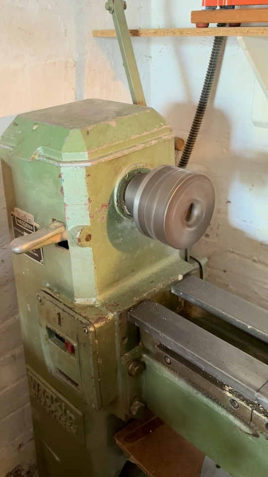 Wadkin Bursgreen 3 phase wood lathe 6BZL 36" with traversing & cross ...