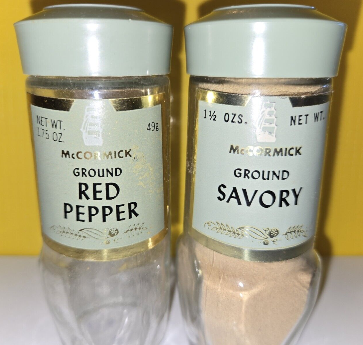 2 Vintage McCormick Glass Spice Jars Sage Lids Ground Savory, Red ...