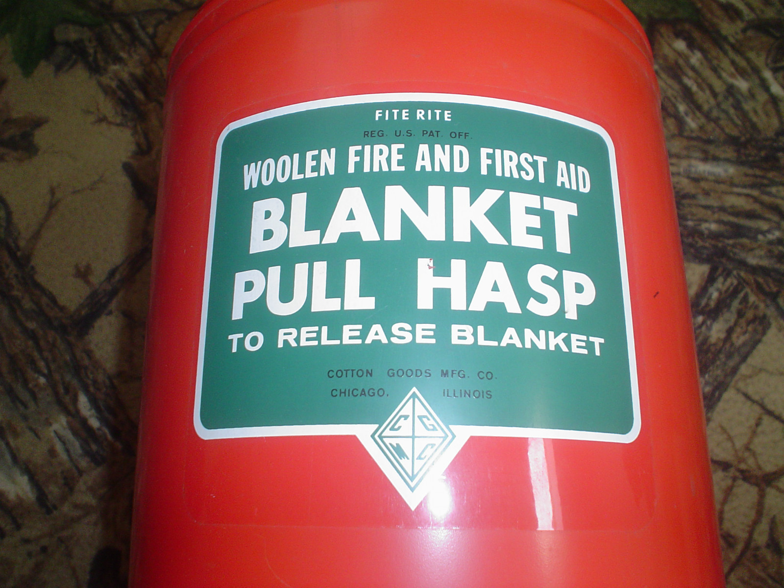 Prepper Fite Rite Woolen Fire & First Aid Blanket in Metal Wall Mount ...