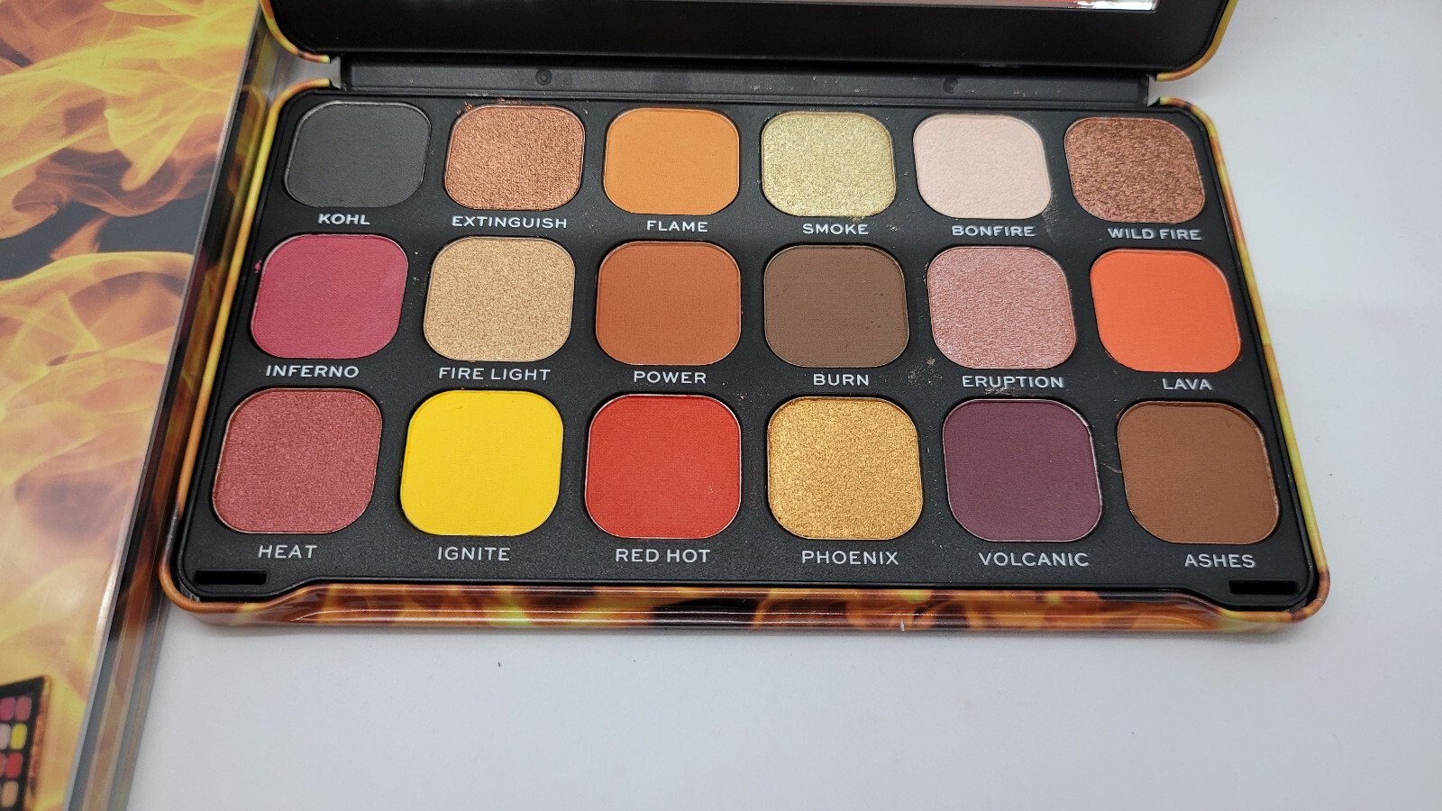 Makeup Revolution Eyeshadow Palette Forever Flawless Fire