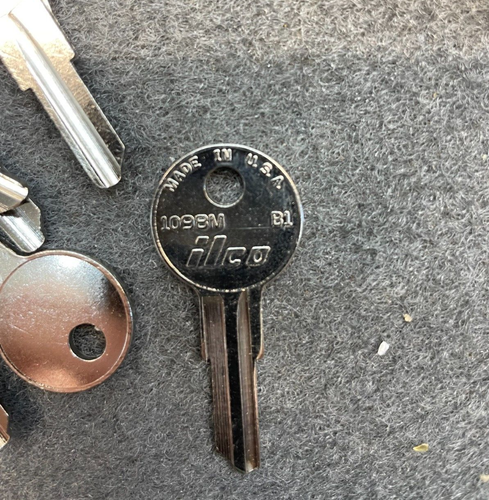 Briggs and Stratton 1098M or B1 Original Key Blanks Lt311-50.17 | eBay