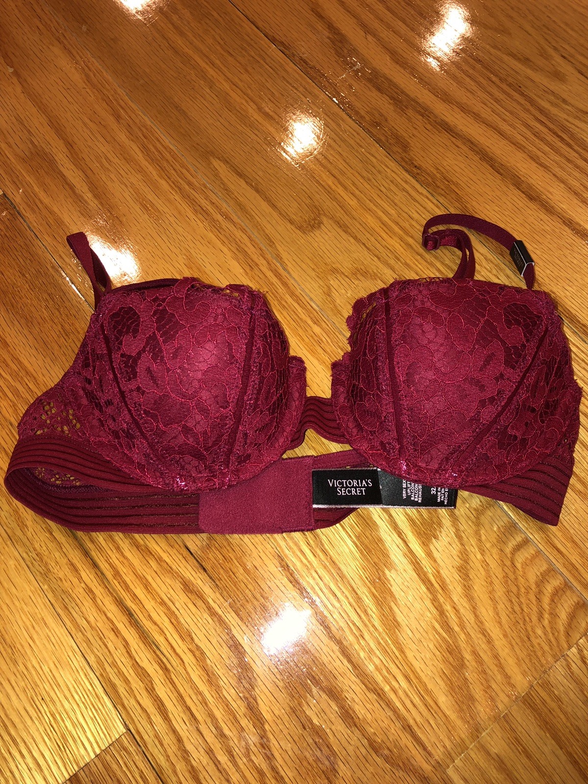 Nwt Victorias Secret Very Sexy Balconette Red Lace Pushup Bra 32a Ebay