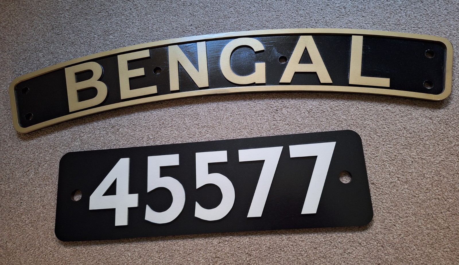 REPLICA 600mm JUBILEE CLASS 'BENGAL' NAMEPLATE PLUS 45577 No.Plate ...