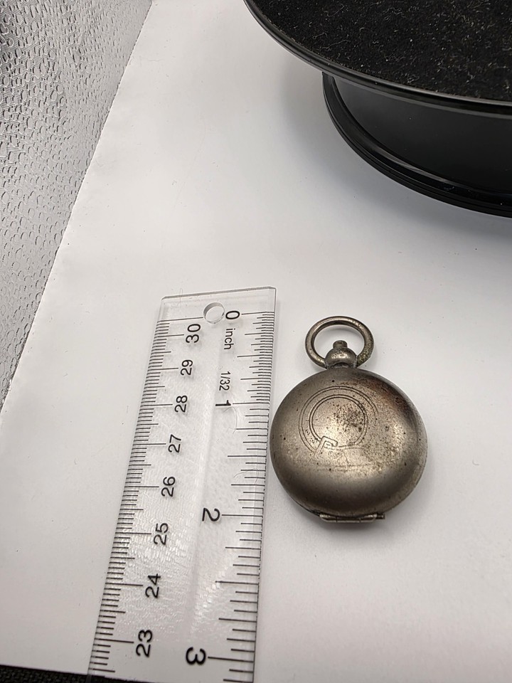 Antique Victorian Silvertone Locket Or Sovereign Coin Holder | eBay