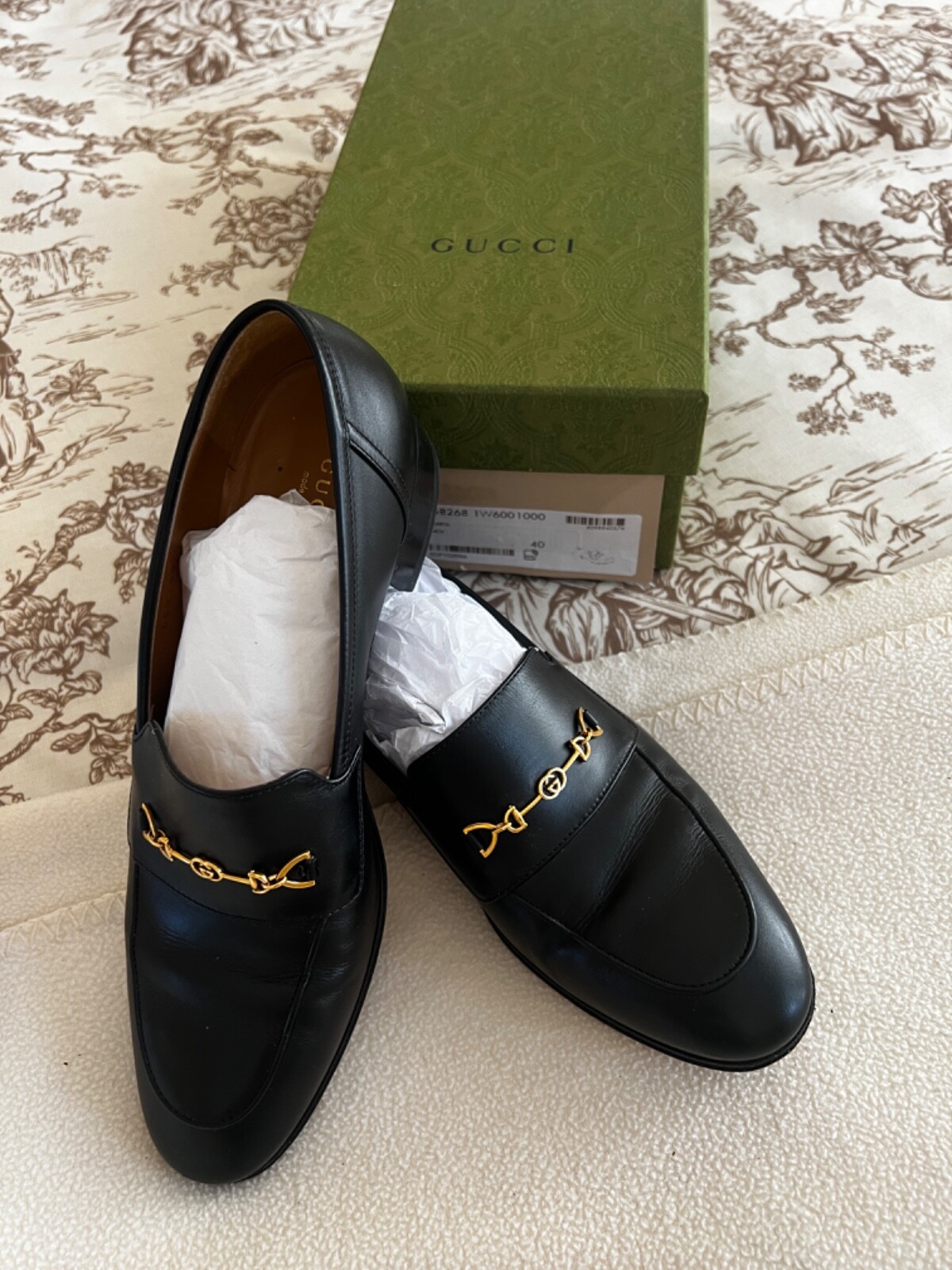 GUCCI JAKARTA WOMENS LOAFER, BLACK, 10/40, WORN ONCE,… - Gem