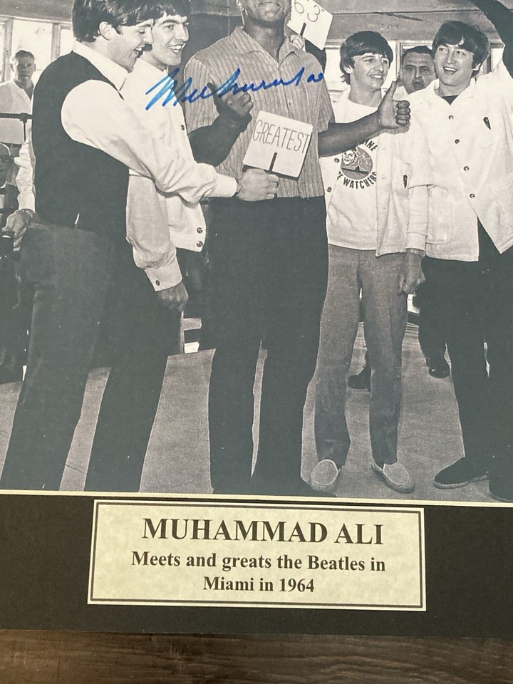 Muhammad Ali Autographed signed 8x10 Photo In A 11x14 Matt with COA ...