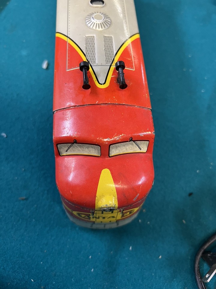 Marx #21 Santa Fe E-7 Tin Litho Diesel Locomotive AA Units. Runs well ...