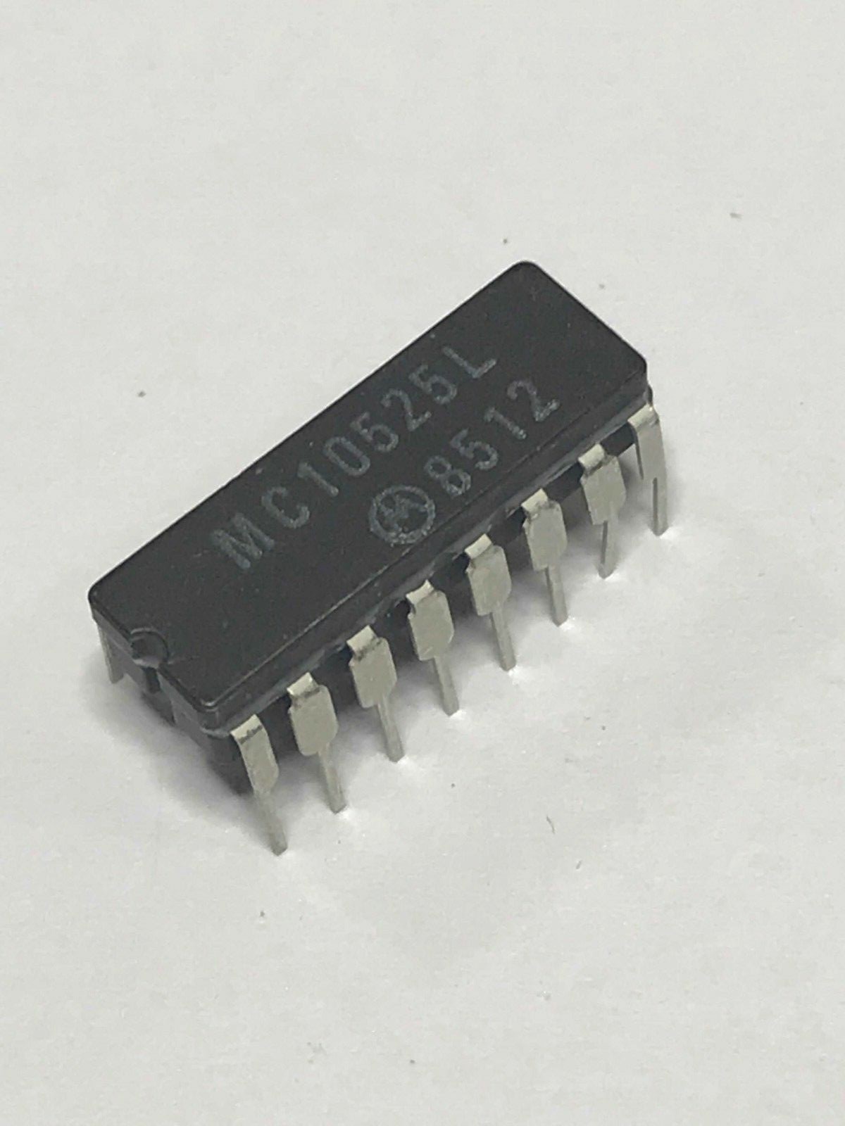MC10525L IC ECL-TO-TTL Translator 16-Pin Ceramic DIP | eBay