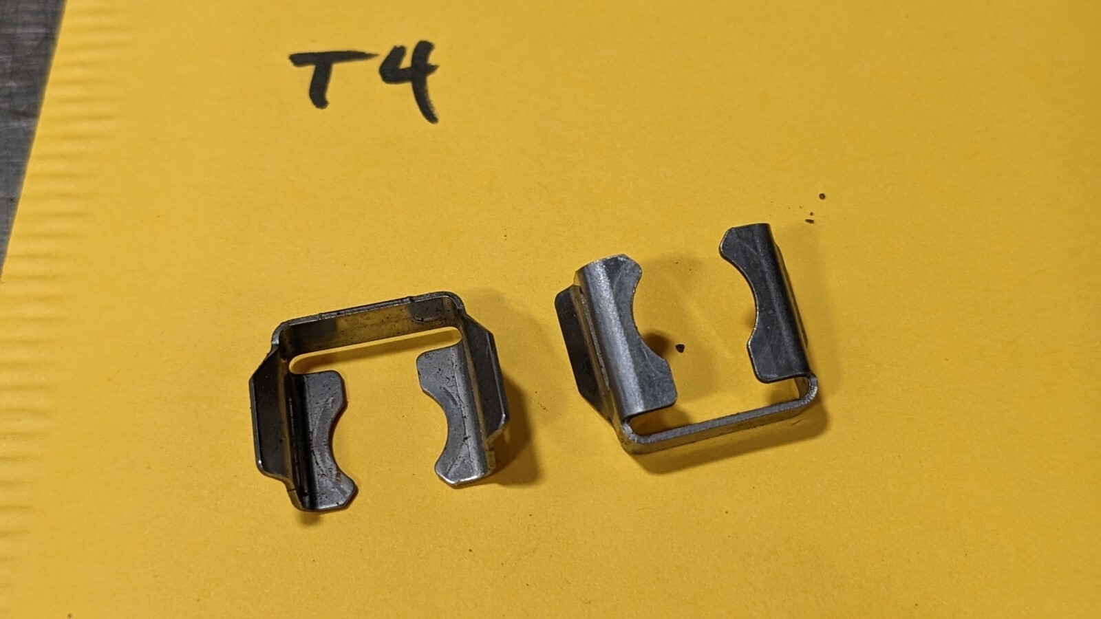 BMW 525I E60 2007 OR INLINE 6 CYLINDER FUEL INJECTION RETAINER CLIPS ...
