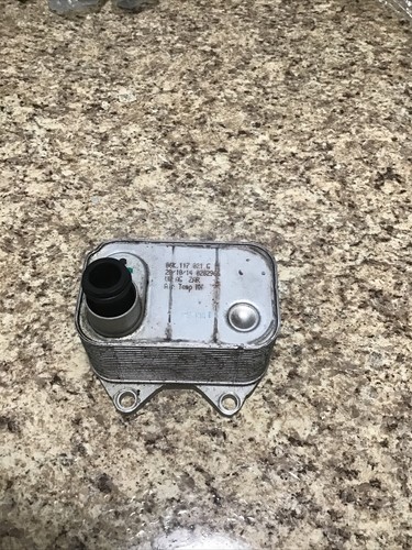 15 16 17 18 19 Volkswagen Golf Engine Oil Cooler - 06k 117 021 + With ...