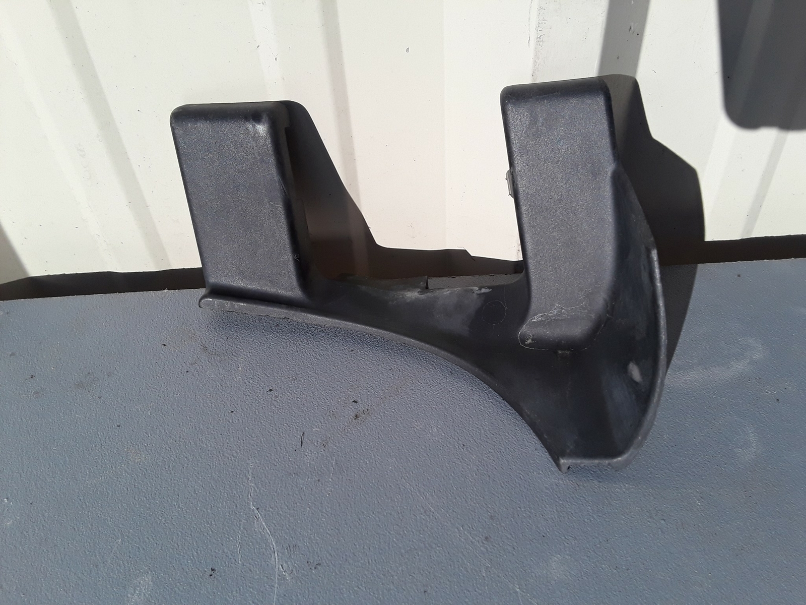 2003-2010 PORSCHE CAYENNE 4.5L REAR PASSENGER SIDE LIFTGATE HINGE COVER ...