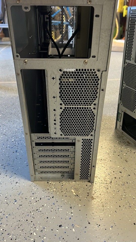 Chenbro RM42300-F 4U Rackmount Server Case with Rails and Left Storage ...