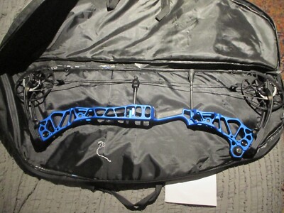 Mathews Traverse 50lbs 28" BLUE bow in bag quiver very nice condition ...
