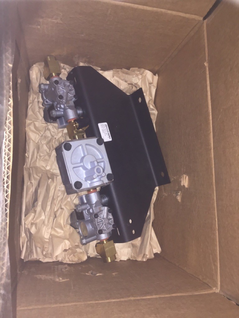 Meritor S4008506070 Abs Traction Control Valve 12 V, For Rear Axle S400 ...